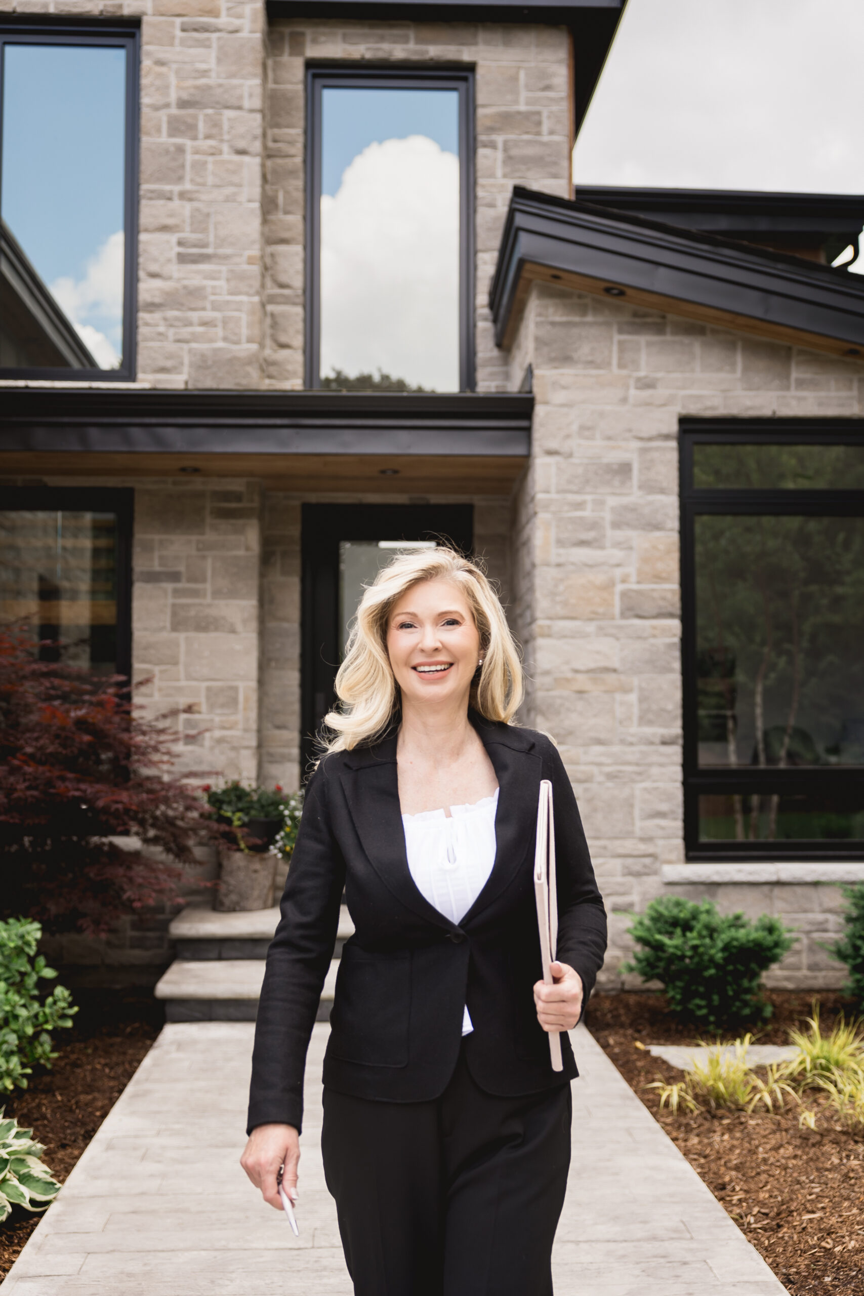 Viewing Homes | Hume Real Estate